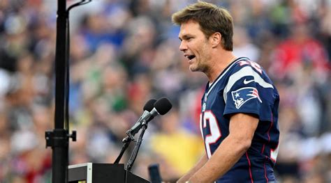 Tom Brady Bluntly Answers Question About Signing With Jets Rogue