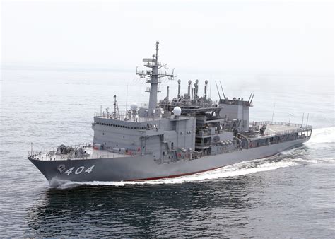 潜水艦救難艦「ちよだ」と掃海管制艇「ながしま」、宇野港で一般公開 Flyteam ニュース