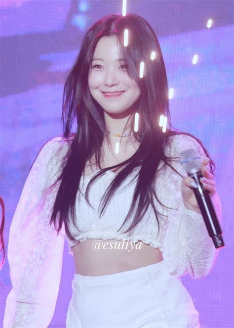 Pin Oleh Lalala Lalala Di Fromis9