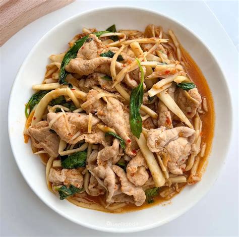 กับข้าวมาแล้วจ้า กับข้าว เผื่อยังคิดไม่ออกว่าจะทำอะไรกินดี 🤤🍳🍚 แกลเลอรีที่โพสต์โดย