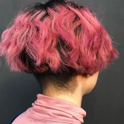 36 Wedge Haircut Ideas For A Modern Retro Look