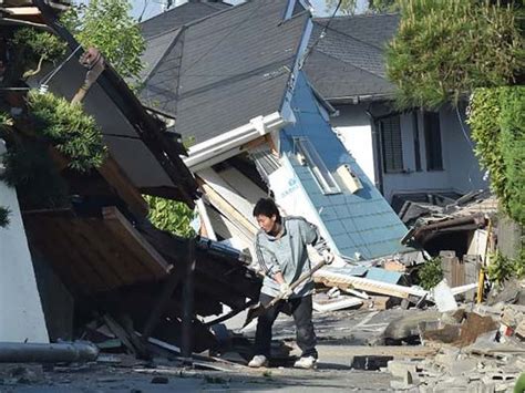 ВИДЕО Японд өнөөдөр болсон хүчтэй газар хөдлөлтийн улмаас 35 мянган байшин цахилгаангүй болж