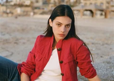 Profil May Tager Model Israel Yang Gantikan Bella Hadid Sebagai Brand Ambassador Dior Akurat