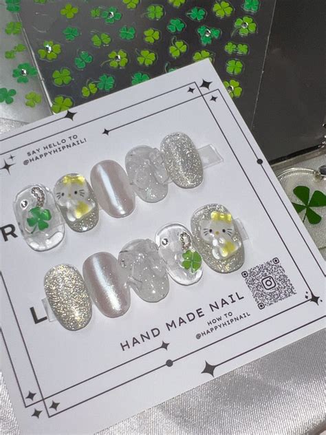 행운키티 클로버네일 행운 네잎클로버 수제네일팁 산리오네일 키티 데일리 여행 리본네일 리본 글리터 그라데이션네일 여성스러운 핸드메이드네일 네일팁 주문제작 무료배송 젤네일