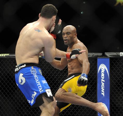 UFC Anderson Silva Breaks Leg Kicking Chris Weidman Likely Ending Brazilian S Career