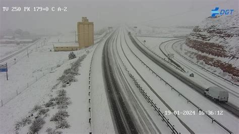 Rescate De Emergencia En Las Carreteras De Soria Donde Se Esperan 15