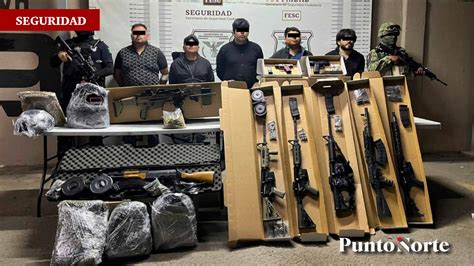 Detienen A 5 Hombres Con Arsenal Y Chalecos Antibalas En Patrulla