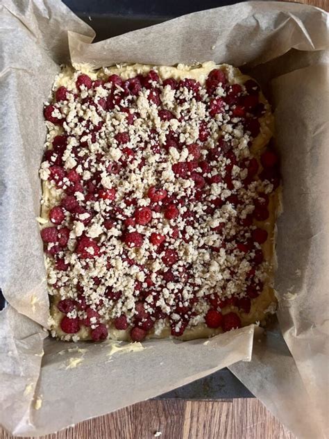 Рецепт бисквитного пирога с ежевикой с фото пошагово на Вкусном Блоге