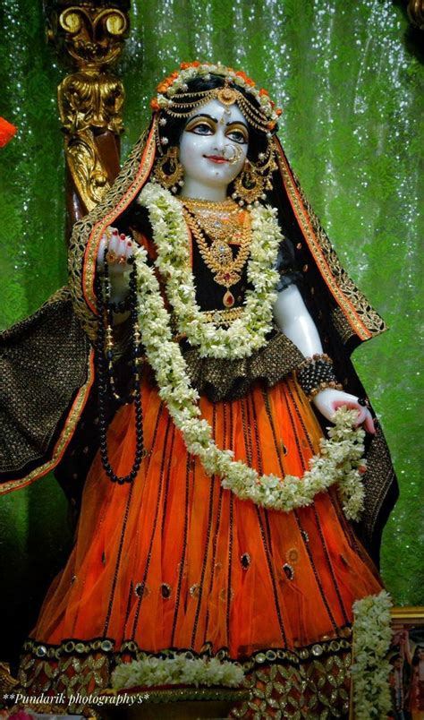 Pin By 9437529878 On Radha Maa Radha Krishna Pictures Lord Photo Krishna Temple