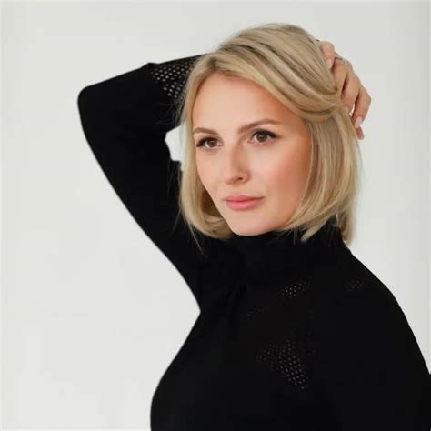 Nadi Chernova Threads Say More