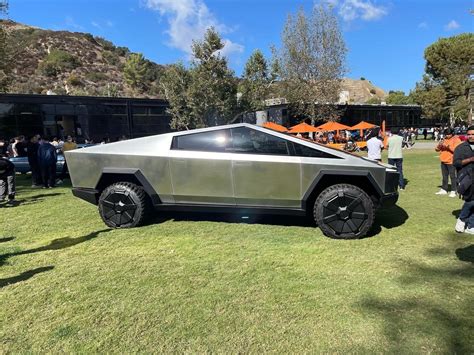 Cybertruck At My School Rteslamotors