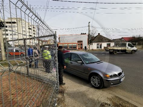 FOTO Accident Pe B Dul Luician Blaga Motociclist Aruncat Peste Un BMW