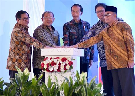 PRESIDEN LUNCURKAN PENDIDIKAN VOKASI INDUSTRI ANTARA Foto