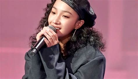 【spade娱乐天地】张钰琪精彩演唱《回答》，声音感染力十足，舞台一如既往地稳！ 3千粉丝3千作品期待你的评论娱乐视频 免费在线观看 爱奇艺