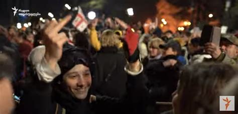 Hannahkaviani هانا کاویانی On Twitter پدیده‌ای اعتراضات در کشورهای مختلف از جمله ایران، حضور