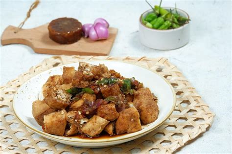Premium Photo Tahu Gejrot Is A Typical Food From Cirebon