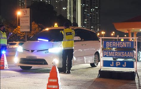 Malaysian Authorities Seize 21 Vehicles For Illegal Taxi Services