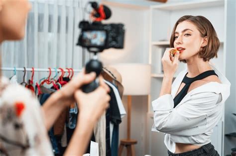 Premium Photo Woman Influencer Shoot Live Streaming Vlog Video Review