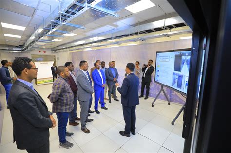 የሸገር ከተማ አስተዳደር ከፍተኛ አመራሮች ኢንስቲትዩቱን ጎበኙ፡፡ በምክትል ርዕሰ መስተዳደር ማዕረግ የሸገር ከተማ አስተዳደር ከንቲባ ተሾመ አዱኛ ዶ