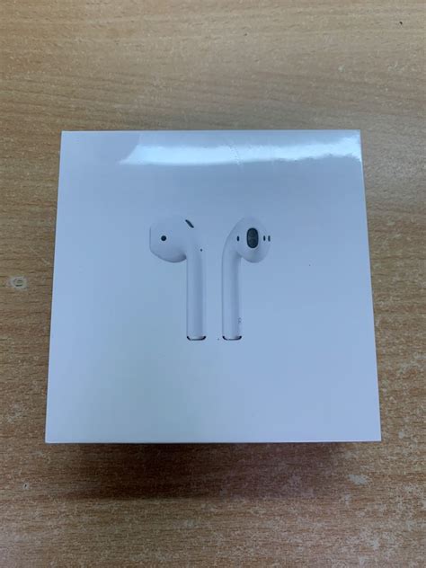 急售！全新未拆封airpods 2 電玩遊戲 電玩周邊與設備 手機套及手機殻在旋轉拍賣