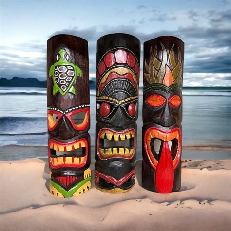 Conjunto de 3 máscaras Tiki coloridas em madeira Madeira Catawiki