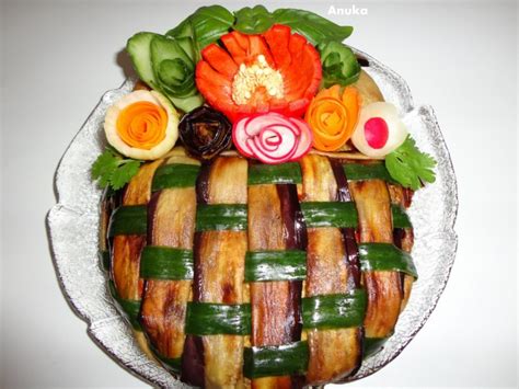 ბოსტნეულის კალათა გემრიელი და დახვეწილი მშობლები