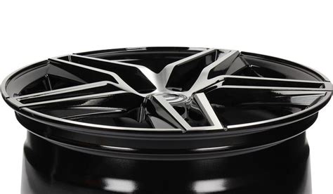 Felgi Aluminiowe Carbonado Stormy 17 5x112 7 5J ET42 BFP
