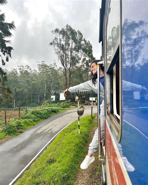 තනියම ද එයත් එක්කද ” මේ හදිසියේ ප්‍රියසාද් පවුලේ පුංචි කෙල්ල