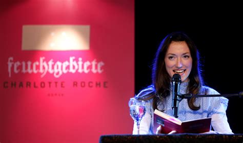 Von Analfissuren Und Selbstbefriedigung Streitfigur Charlotte Roche N Tv De