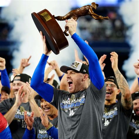 Josh Brolin Was Born To Drink Describes Hitting Rock Bottom Before Sobriety Men S Journal