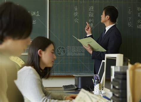 学校教职员老师高清图片下载 正版图片502201998 摄图网