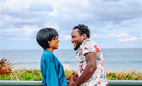 행복 한 귀여운 젊은 아프리카 계 미국인 커플 휴가 또는 열대 지역에서 신혼 여행 25 29세에 대한 스톡 사진 및 기타 이미지 25 29세 2명 30 34세