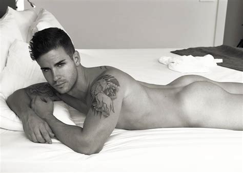 JIMBOX Alex Bueno Desnudo