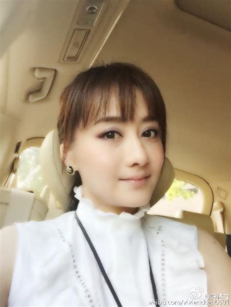 瓊瑤是她的伯樂，蕭薔是她的師姐，37歲嫁富商陳德容近照 每日頭條