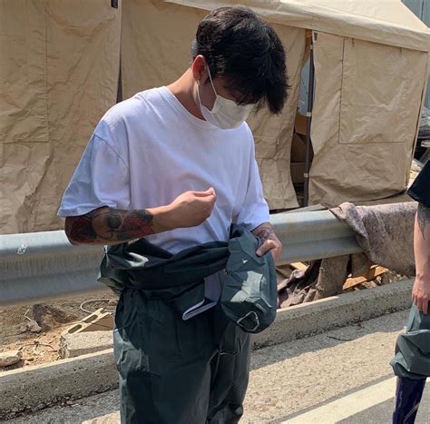 프린세스 붙임머리 첫 유기견 봉사활동⛑ 철창에 갇힌 안쓰러운 아이들 많이 도와주지 못해서 아쉽지만