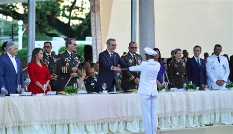 De jefe a jefe Jefa Comando Sur de EEUU y Abinader se reúnen en graduación de cadetes del