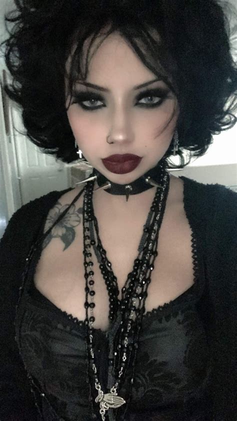 Pin By Tommy Johnson On Gothica Dark Beauty Punk Fashion Pretty People