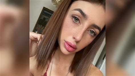 Dexerto On Twitter Onlyfans Model Is Facing Backlash After She