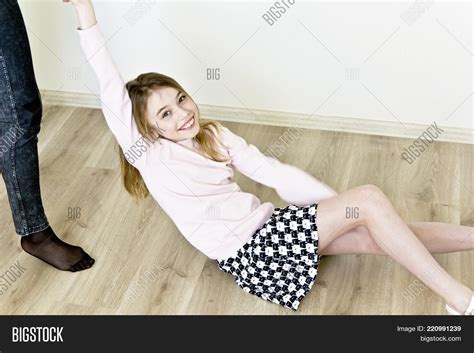 Cute Teenager Girl Image And Photo Free Trial Bigstock
