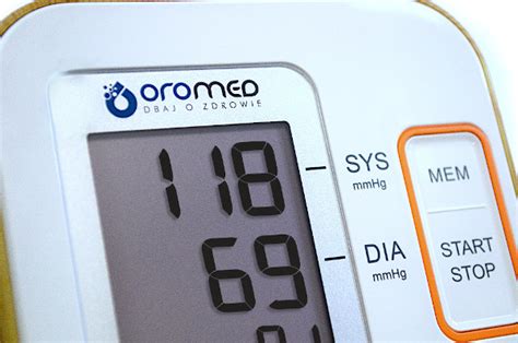Ciśnieniomierz automatyczny naramienny Hi Tech ORO N Bambus BASIC Sklep Mega Medic