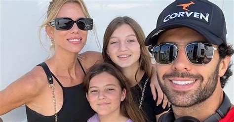 Nicole Neumann Pasó El Domingo De Pascua Con Manu Urcera Y Sus Hijas En
