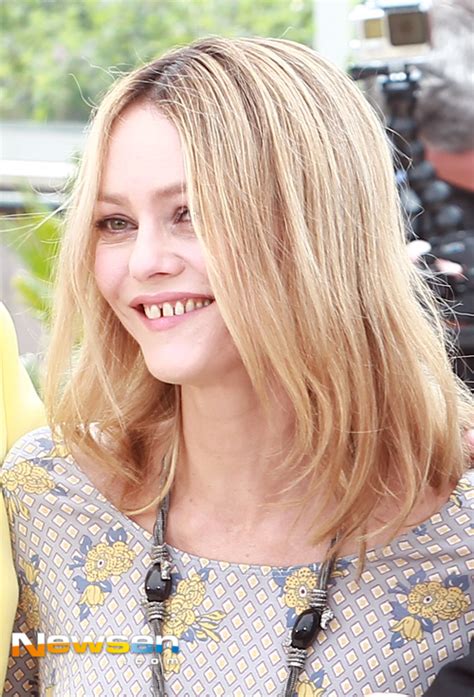 [포토엔]바네사 파라디 무표정vs미소 반전의 분위기~