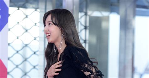 트와이스 나연 몸매 드러낸 밀착 원피스 Mk포토
