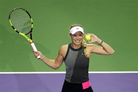 Теннисистка Возняцки вышла в финал итогового турнира Wta отыграв шесть сетболов