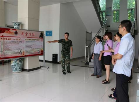财富广场组织员工到高唐县消防大队参观学习