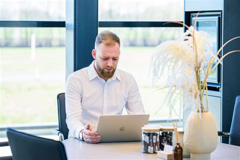 professional pictures for your linkedin account there you go pawel czarnecki