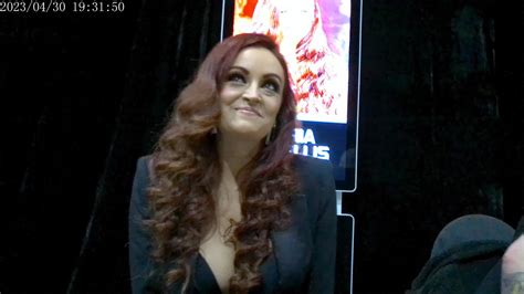 Meeting Maria Kanellis At Autograph Signing Youtube