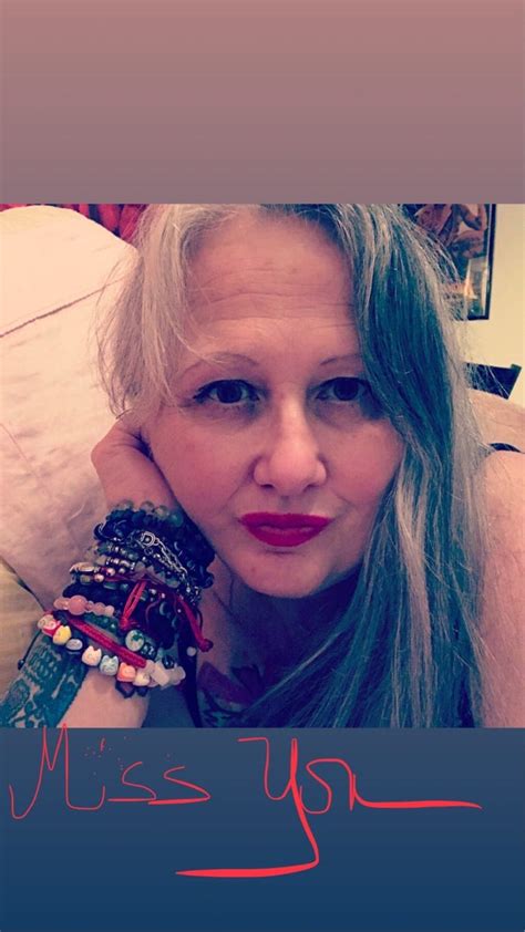 Kitty Darling Medium