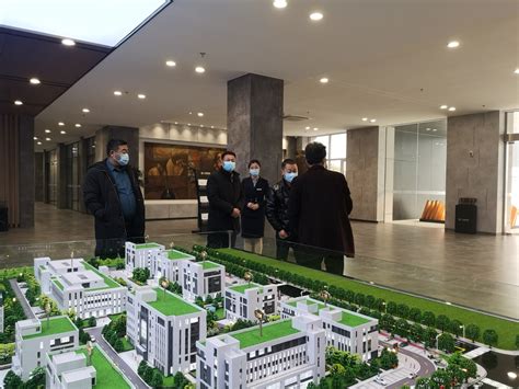 枣庄国家高新技术产业开发区 北京龙德时代技术服务有限公司来产业中区参观考察