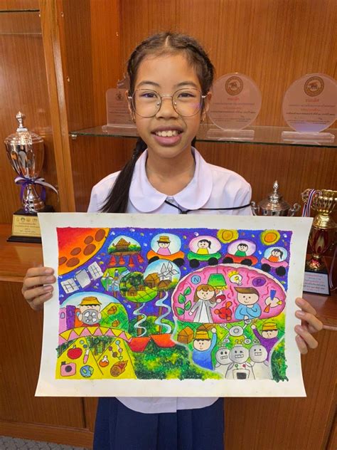 ชนะเลิศการแข่งขันวาดภาพการ์ตูนทางวิทยาศาสตร์ เด็กหญิง ปัณณธร นาอ่อน ชนะเลิศการแข่งขันวาดภาพ